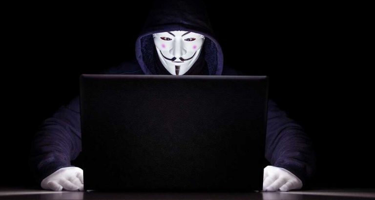 Les 10 plus grands Hackers de tous les temps | Izzoran.com